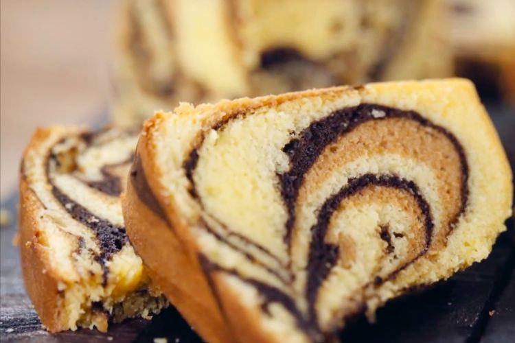 Tips Membentuk Pola Tiga Warna Pada Cake Tulban